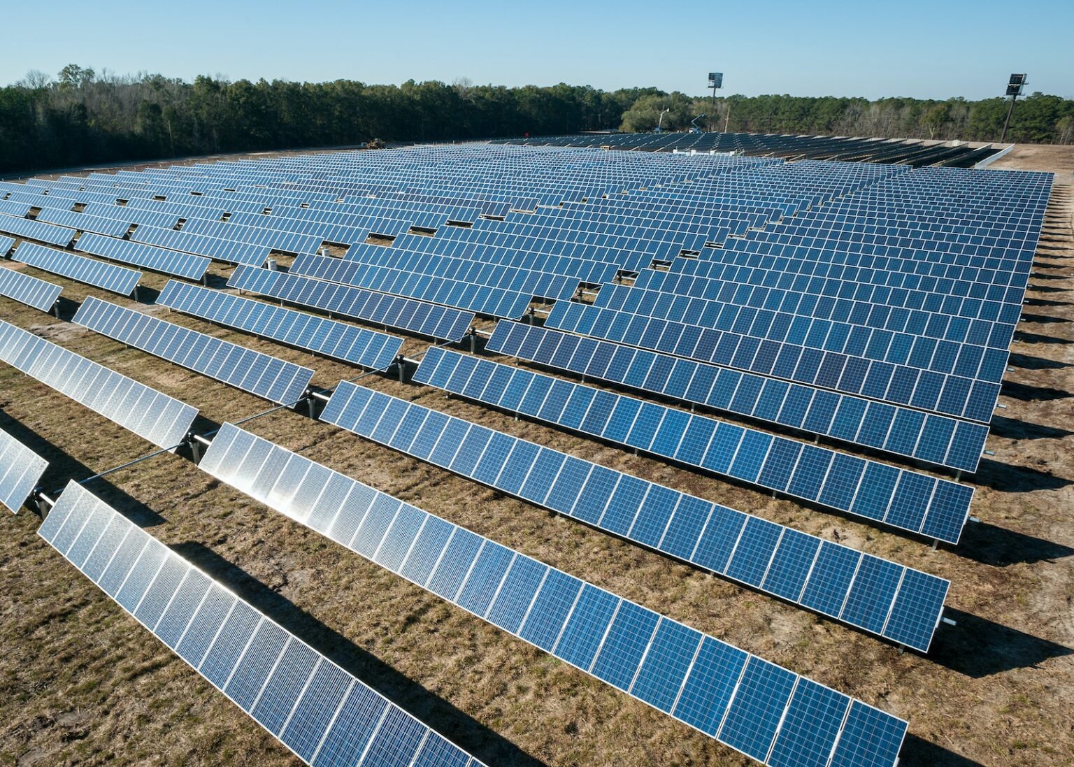 Pros & Cons of Solar Farm: 11 Facts You Should Know – Solair World
